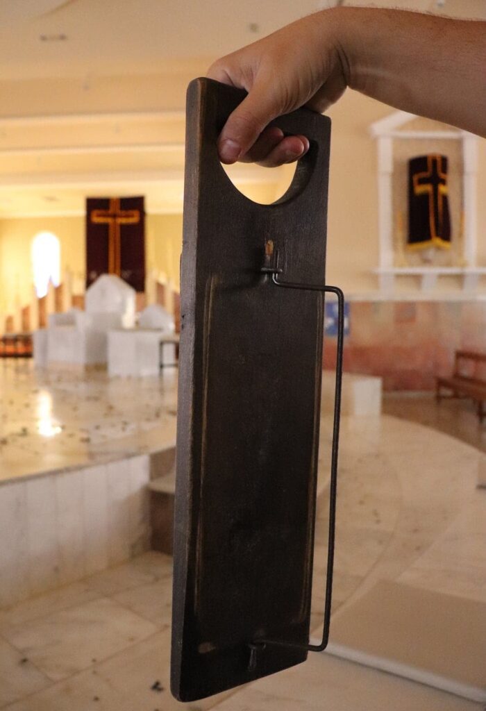 Você sabe o que é e para que serve uma matraca? | Diocese de São João ...